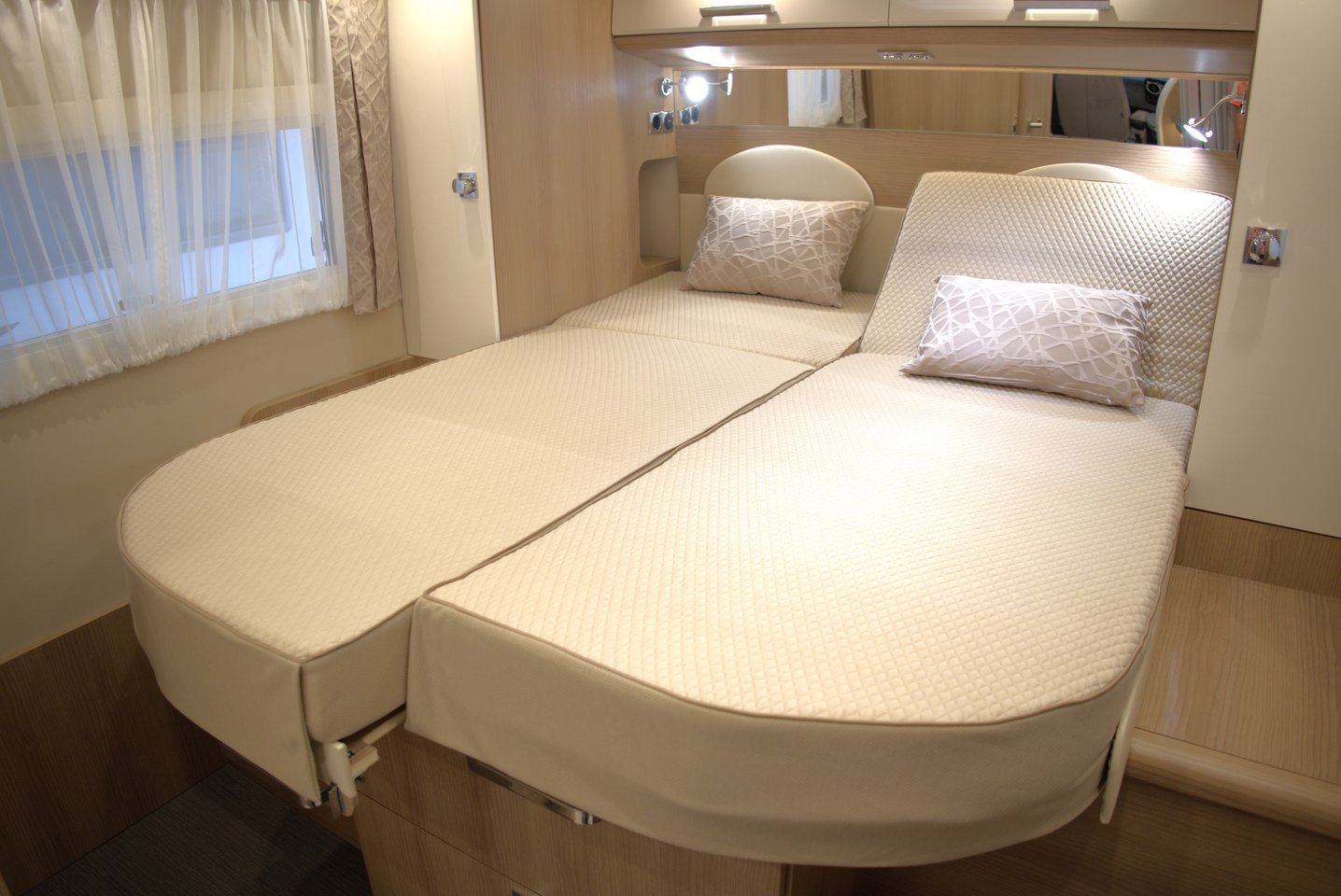 Carthago C2-tourer comme camping-car intégral entre 3.5 t et 4.5 t