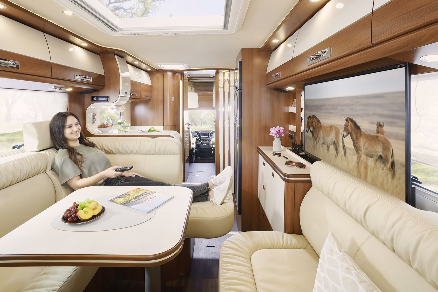 Travel in comfort and style with the Carthago liner-for-two